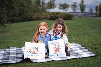 Making the most of gifting the Read Write Count bags. - Scottish Book Trust
